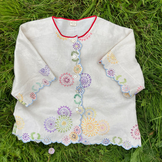 Boxy recycled tablecloth top – a circular story